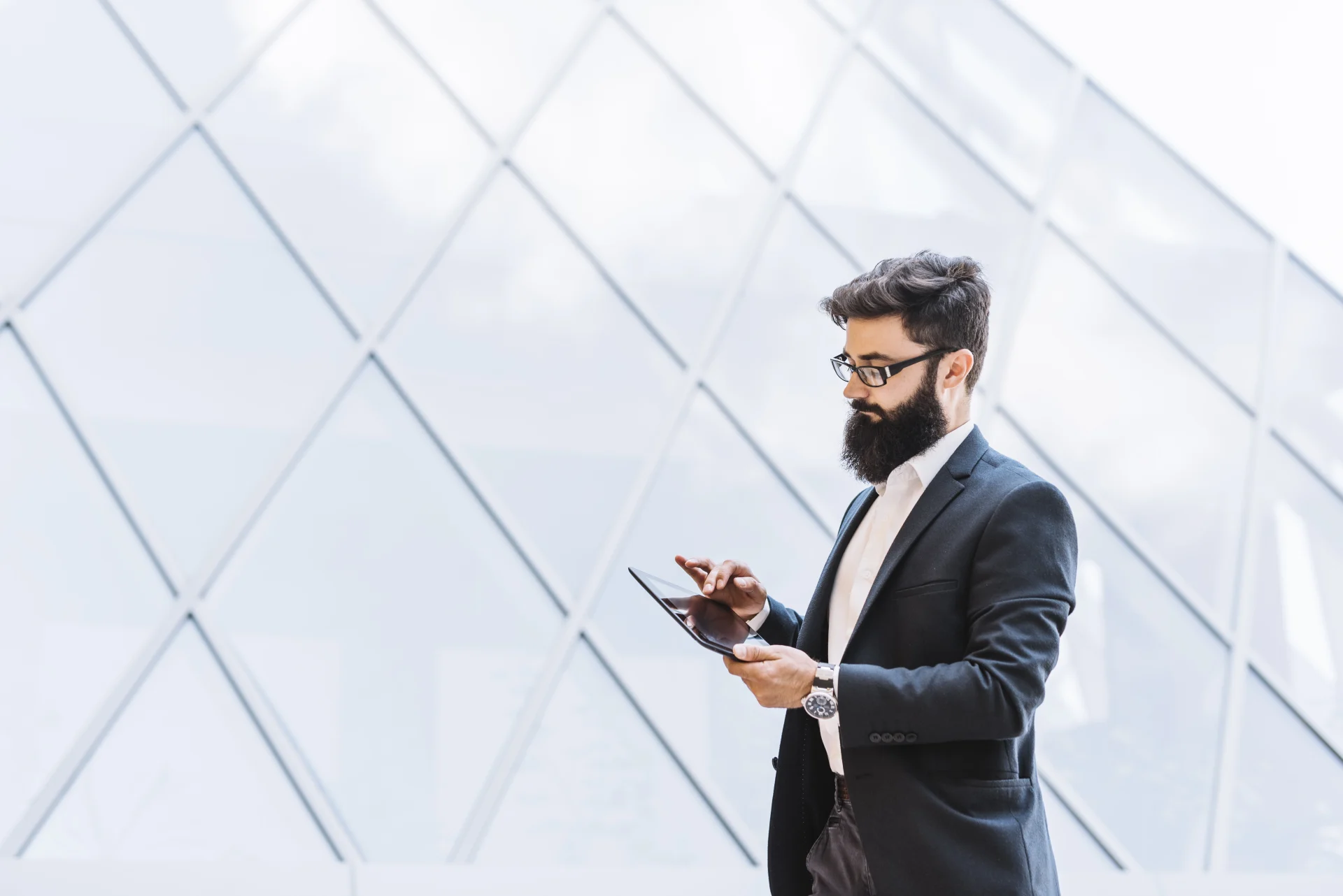 Mastering Tech Leadership with an MBA: Navigating Management and Innovation